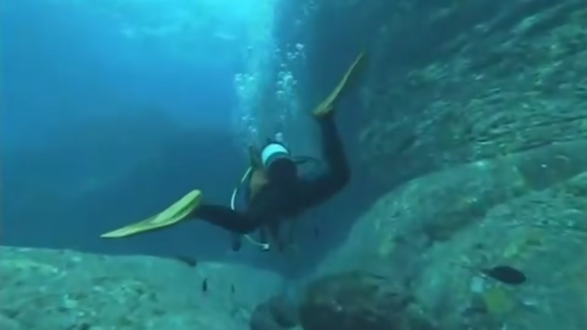 Divers found a ‘staircase’ 25 meters under the sea - but who built it?