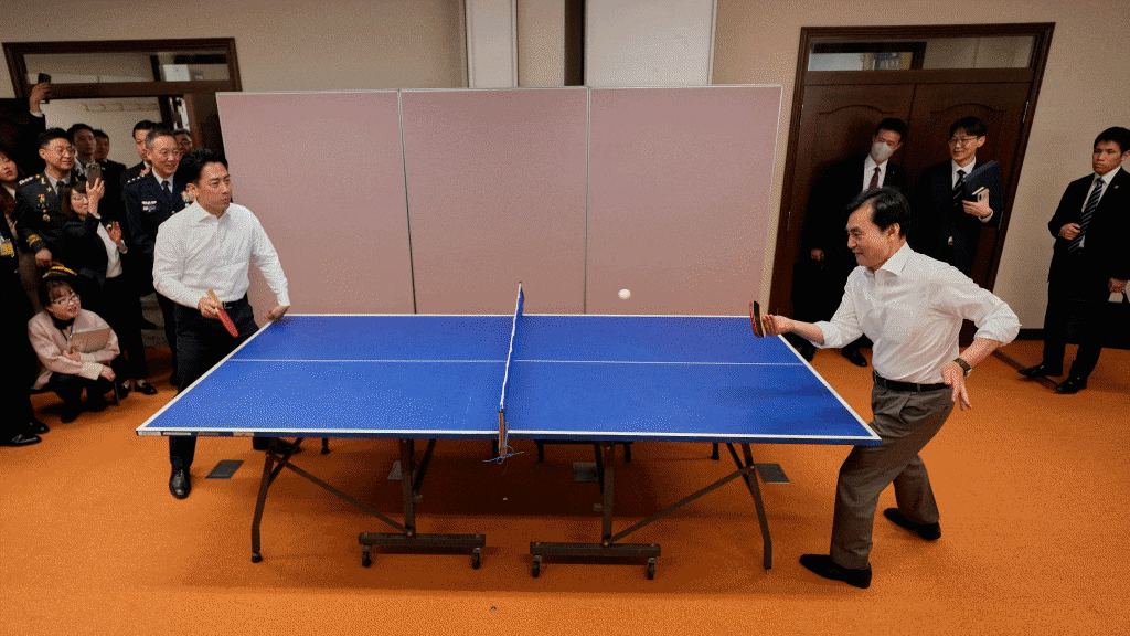 Defense ministers engage in ping-pong diplomacy