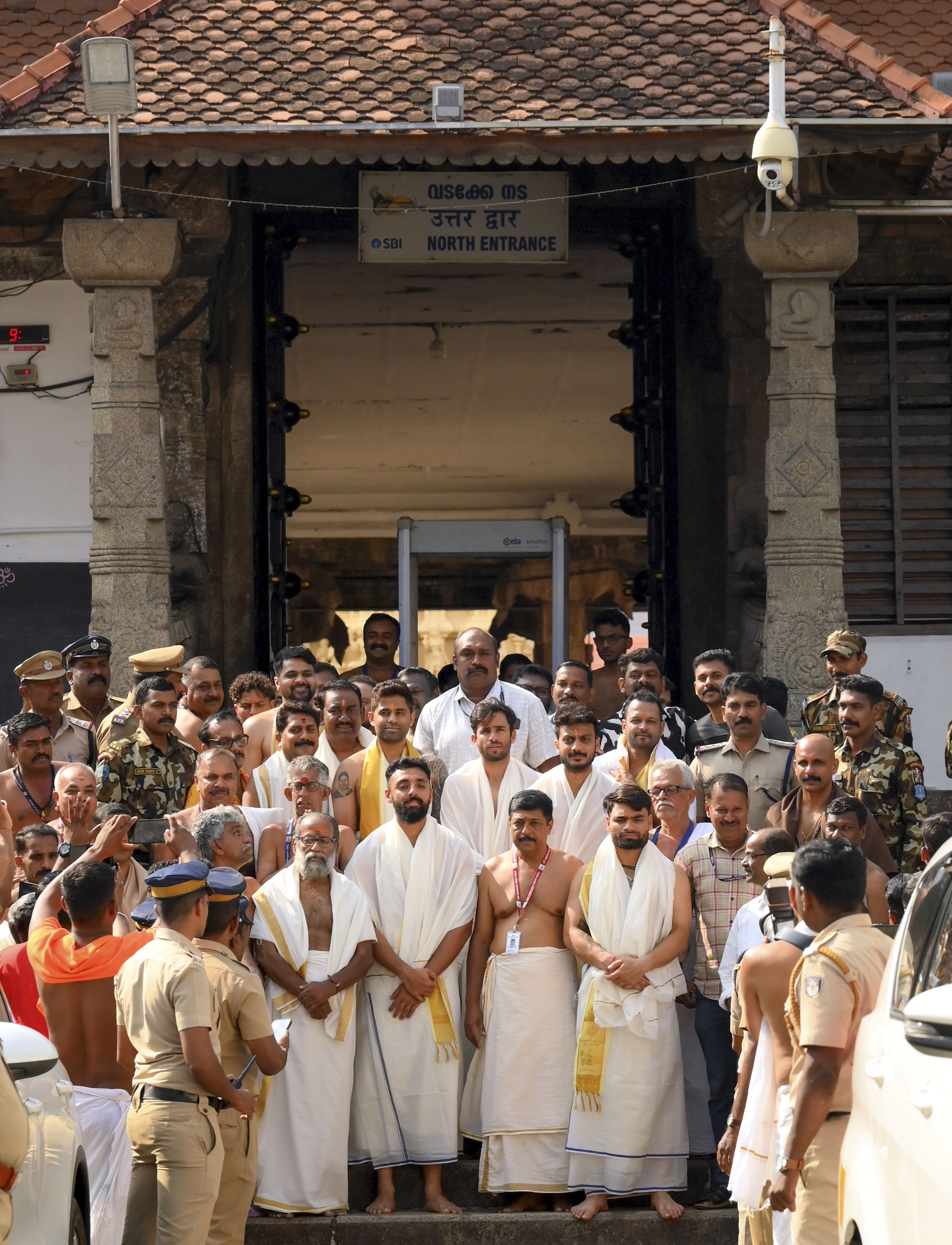 Indian cricket team members offer prayers at Sree Padmanabhaswamy Temple