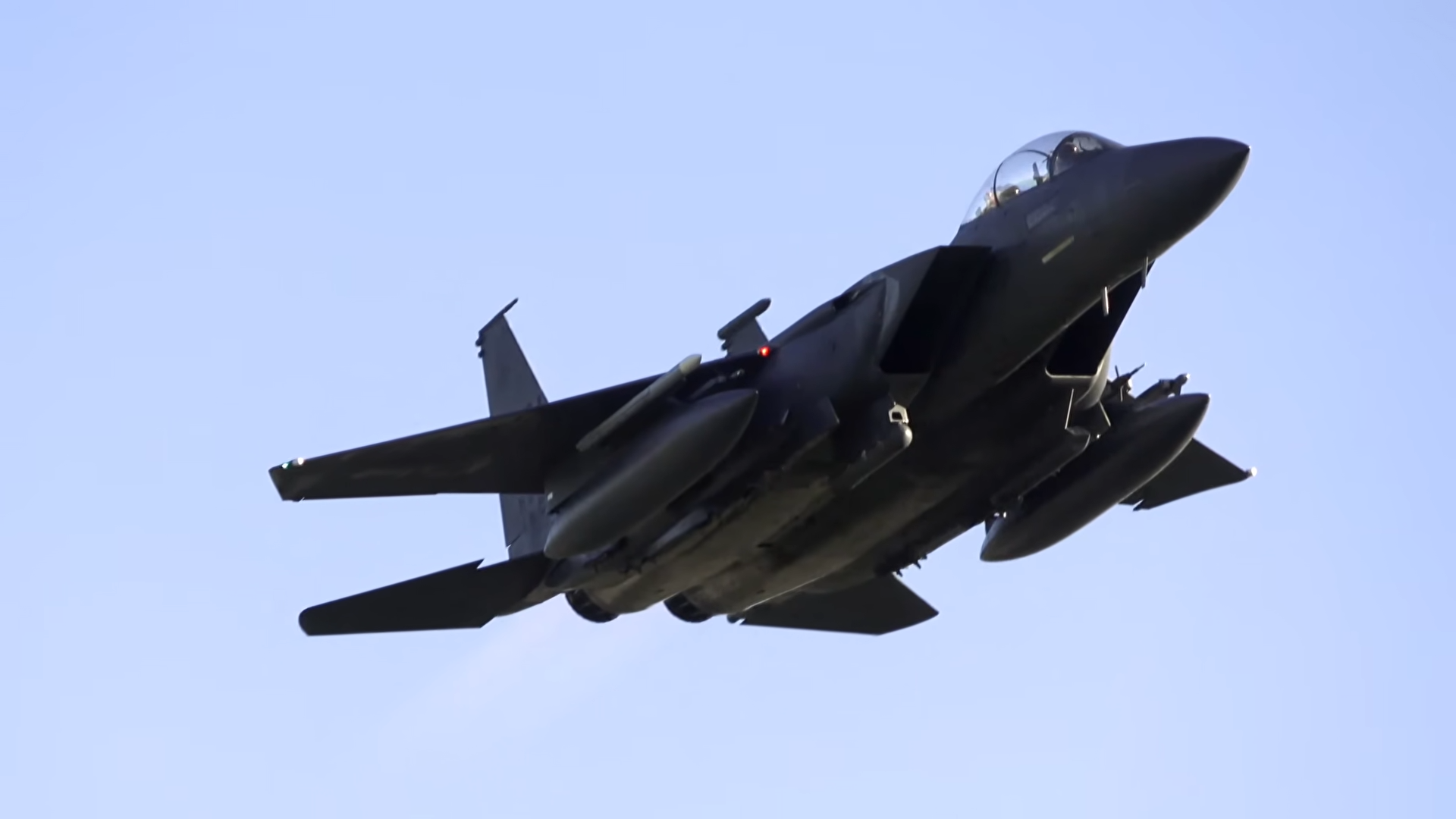 Exhilarating low quick climb takeoff flyby buzz at RAF Lakenheath