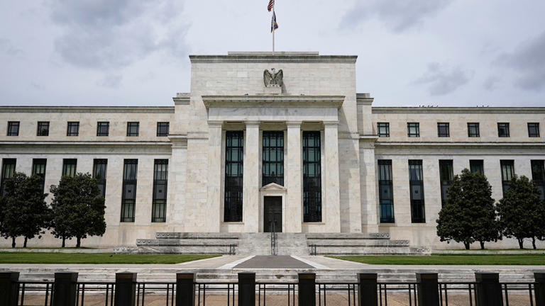 Senate to try again on shutdown deal