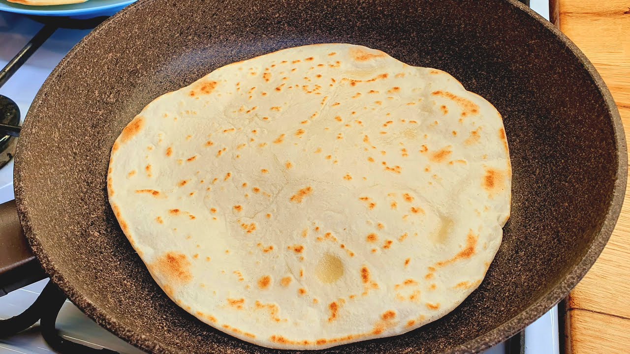 Only flour, water, and oil – a wonderful dinner bread is ready in just ...