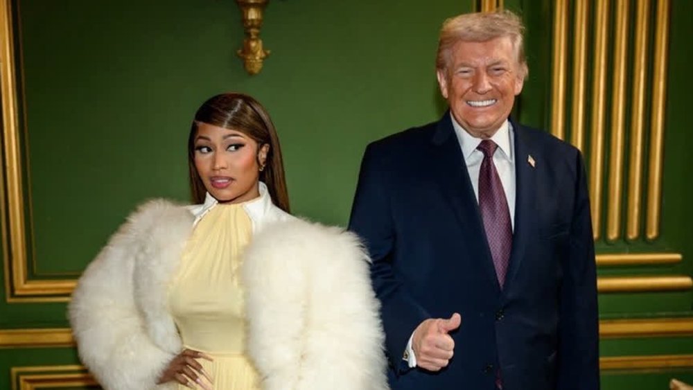 Rapperin Nicki Minaj zeigt ihre "Trump Gold Card"