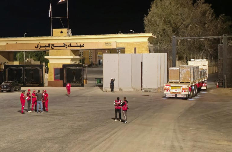 Israel to reopen Rafah crossing to civilians, coordinate with Egypt, EU ...