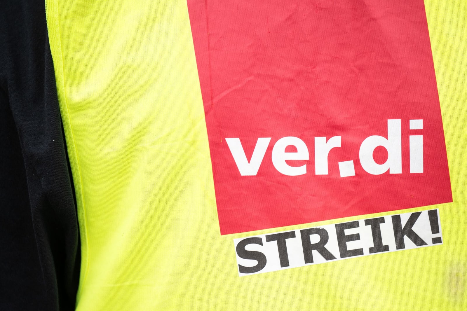 German commuters set for disruption as union calls transport strikes