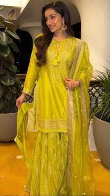 Glamorous celebrity salwar kameez looks that are a major hit