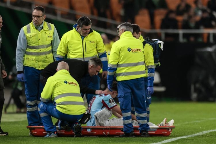 « C’est déchirant » : l’émotion de Robin Van Persie après la blessure ...
