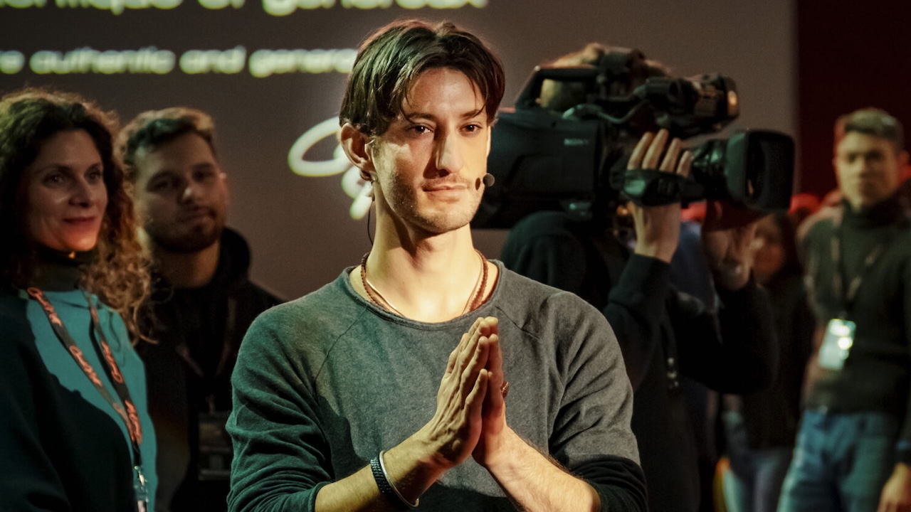 Le gourou Pierre Niney rassemble déjà 120 000 spectateurs en salles