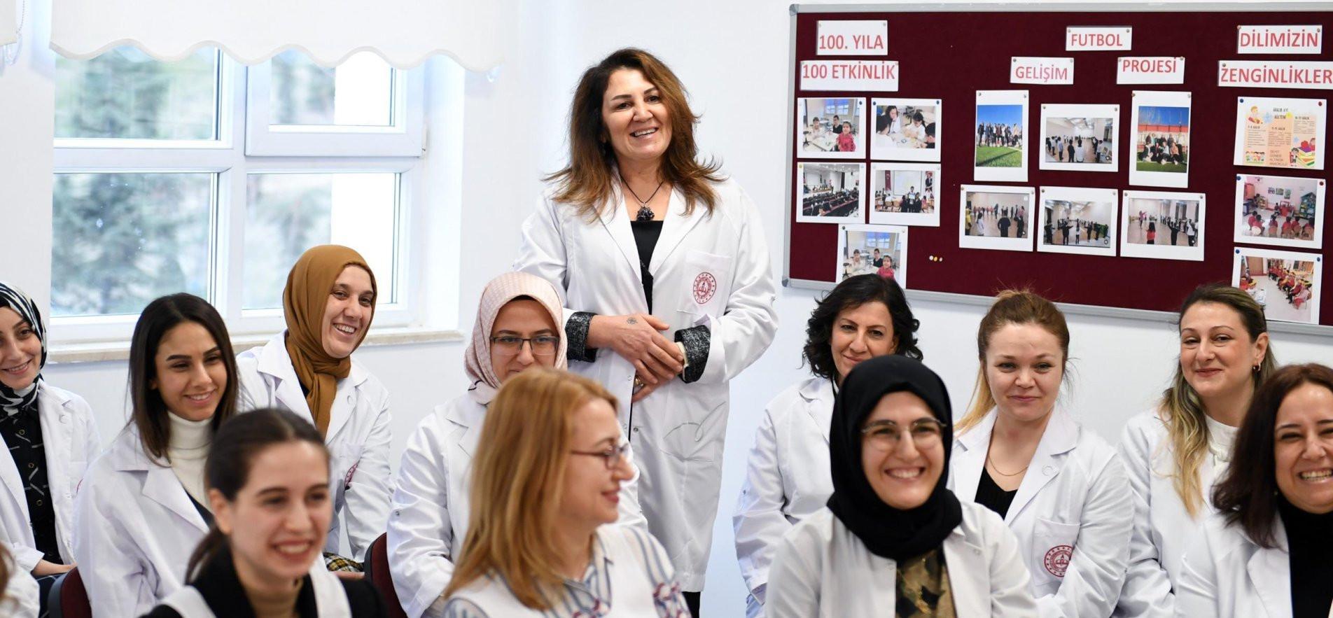 Okul yöneticiliğine 'Akademi' şartı