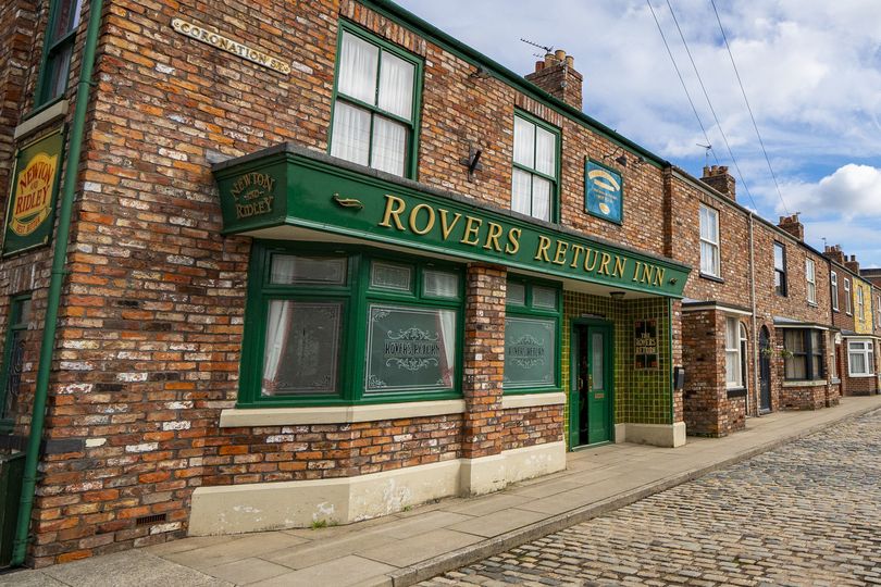 'Terrified' Coronation Street star shares hospital snap after stroke as ...