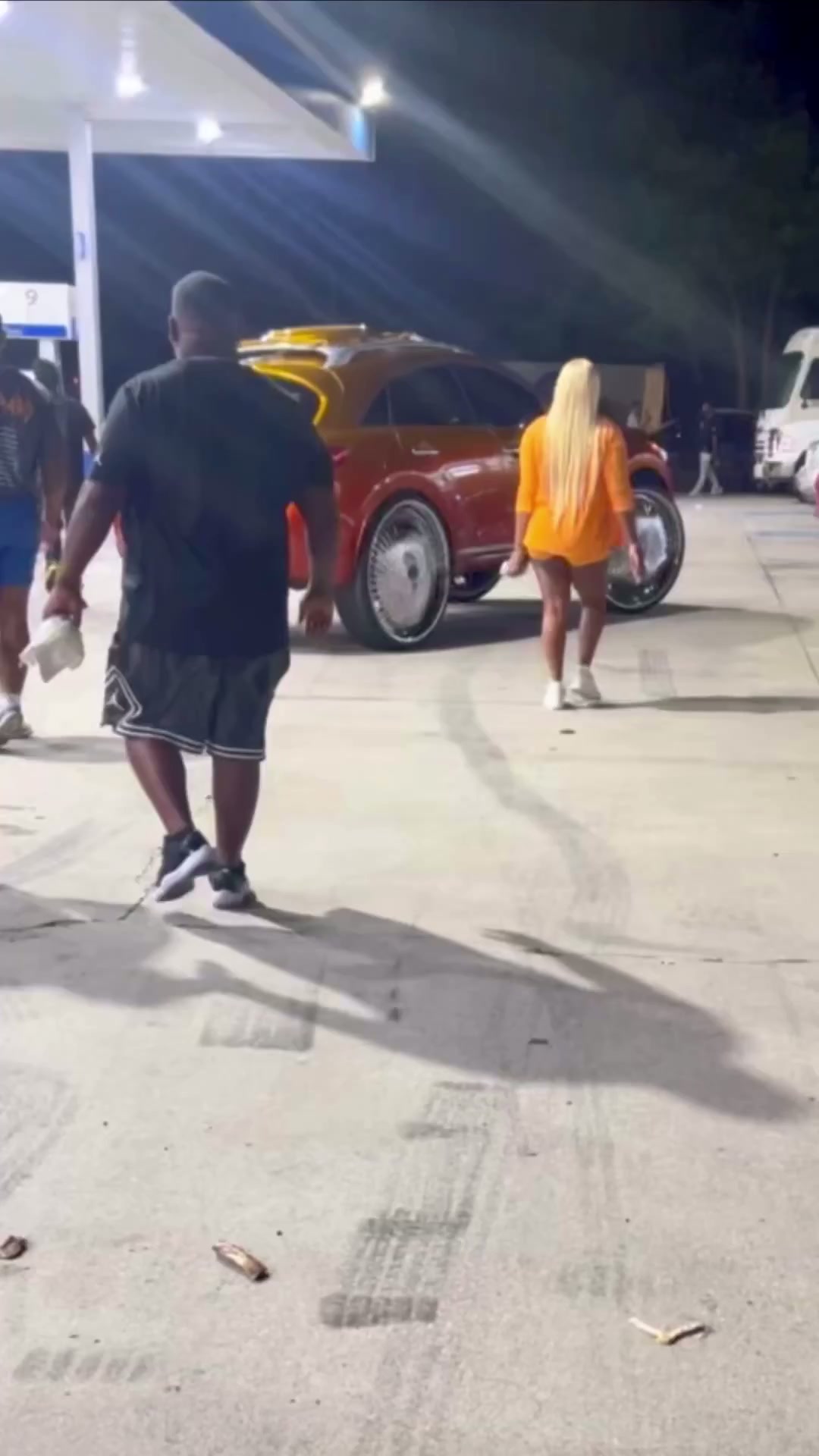 Candy Gold Infiniti FX on 32’s DUB Floaters