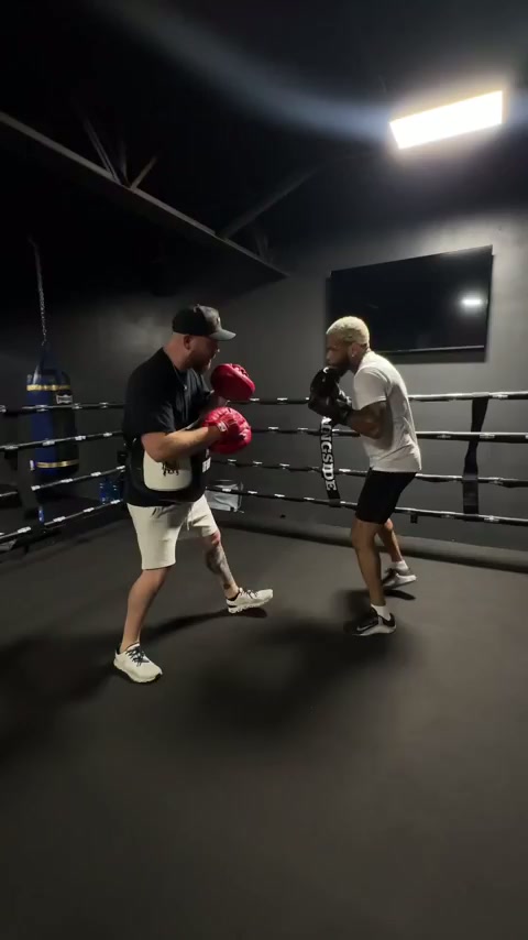 That body work👀 | "Pistol" Peter Dobson sharpening his skills for Conor ...