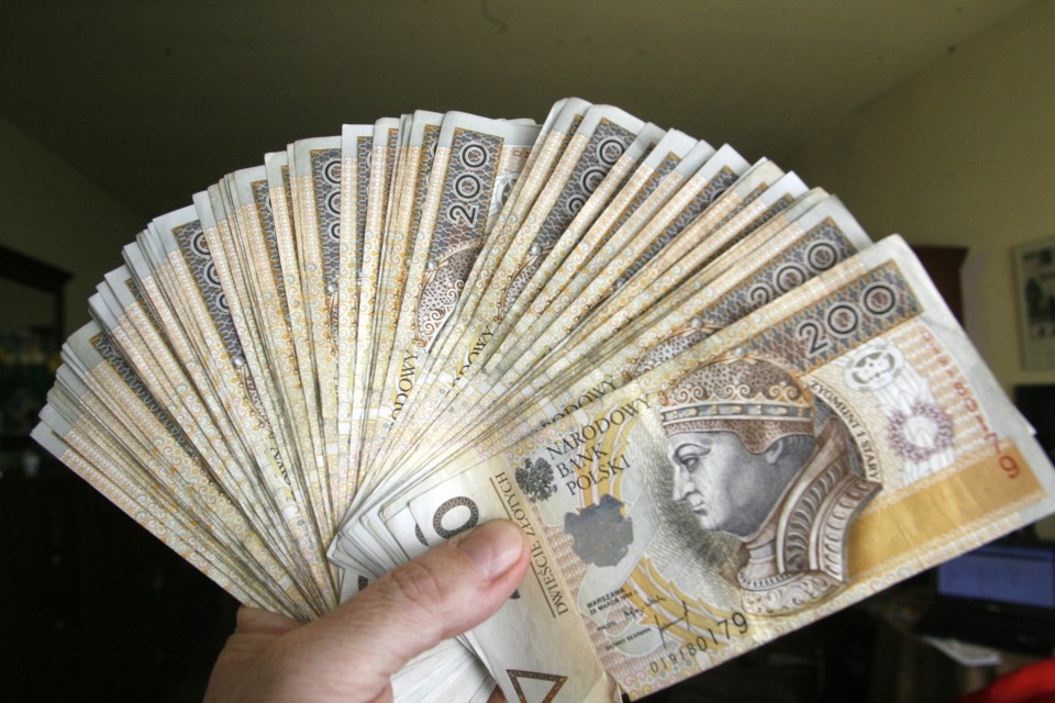 Emerytury w lutym 2026. Wyliczenia brutto i netto po odjęciu podatków i ...