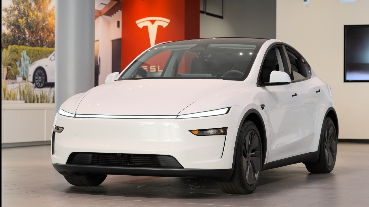 Tesla quietly rolls out Model Y loaded with new AI4.5 computer