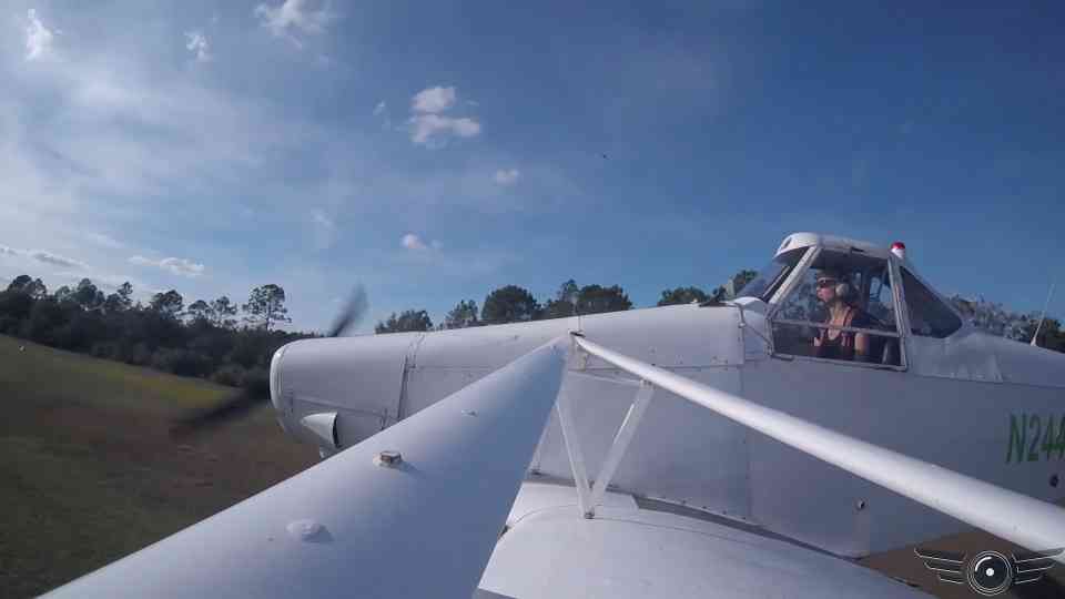 This female tow pilot stayed calm when the rope broke at 300 feet