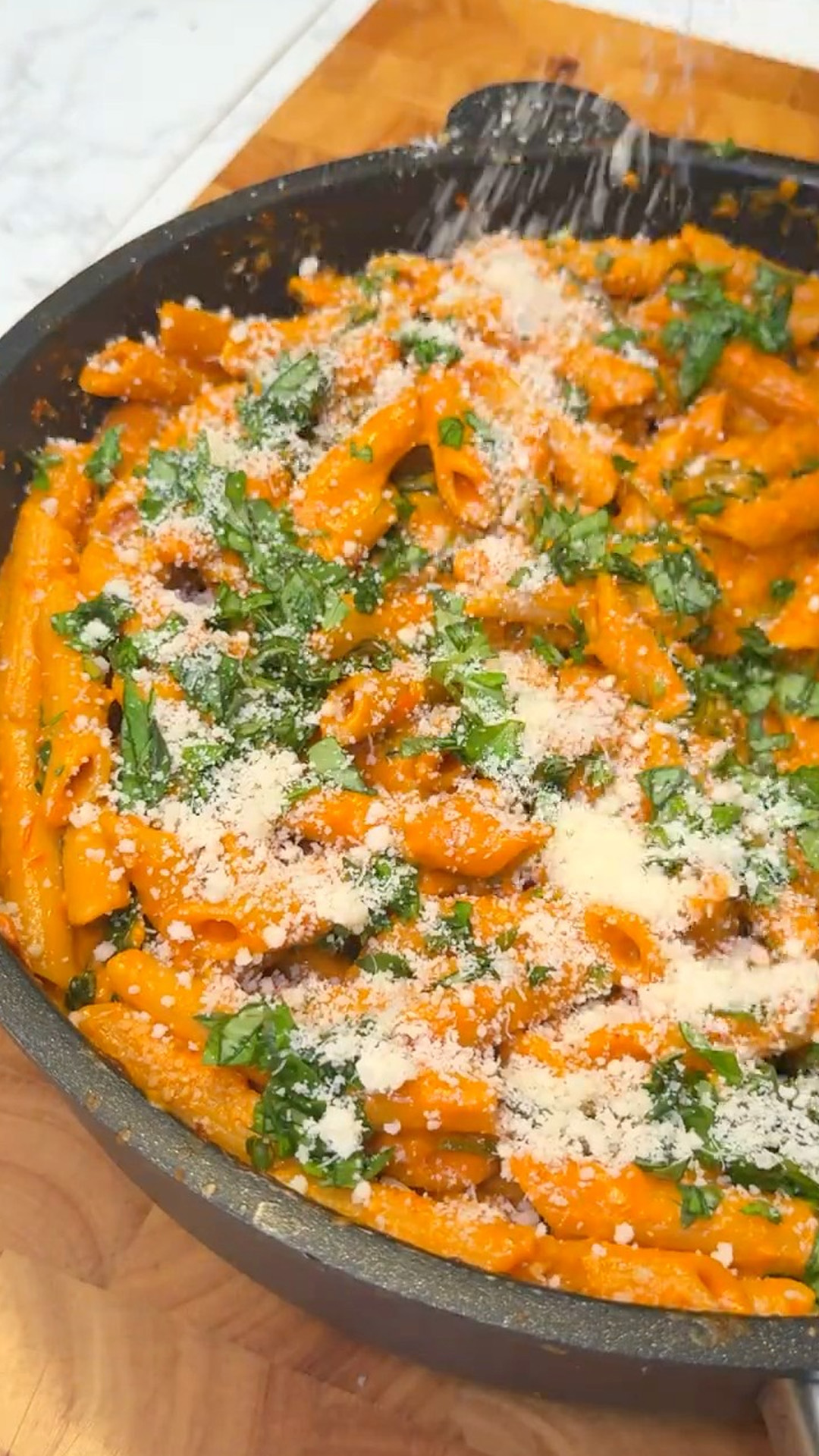 Creamy spinach tomato pasta