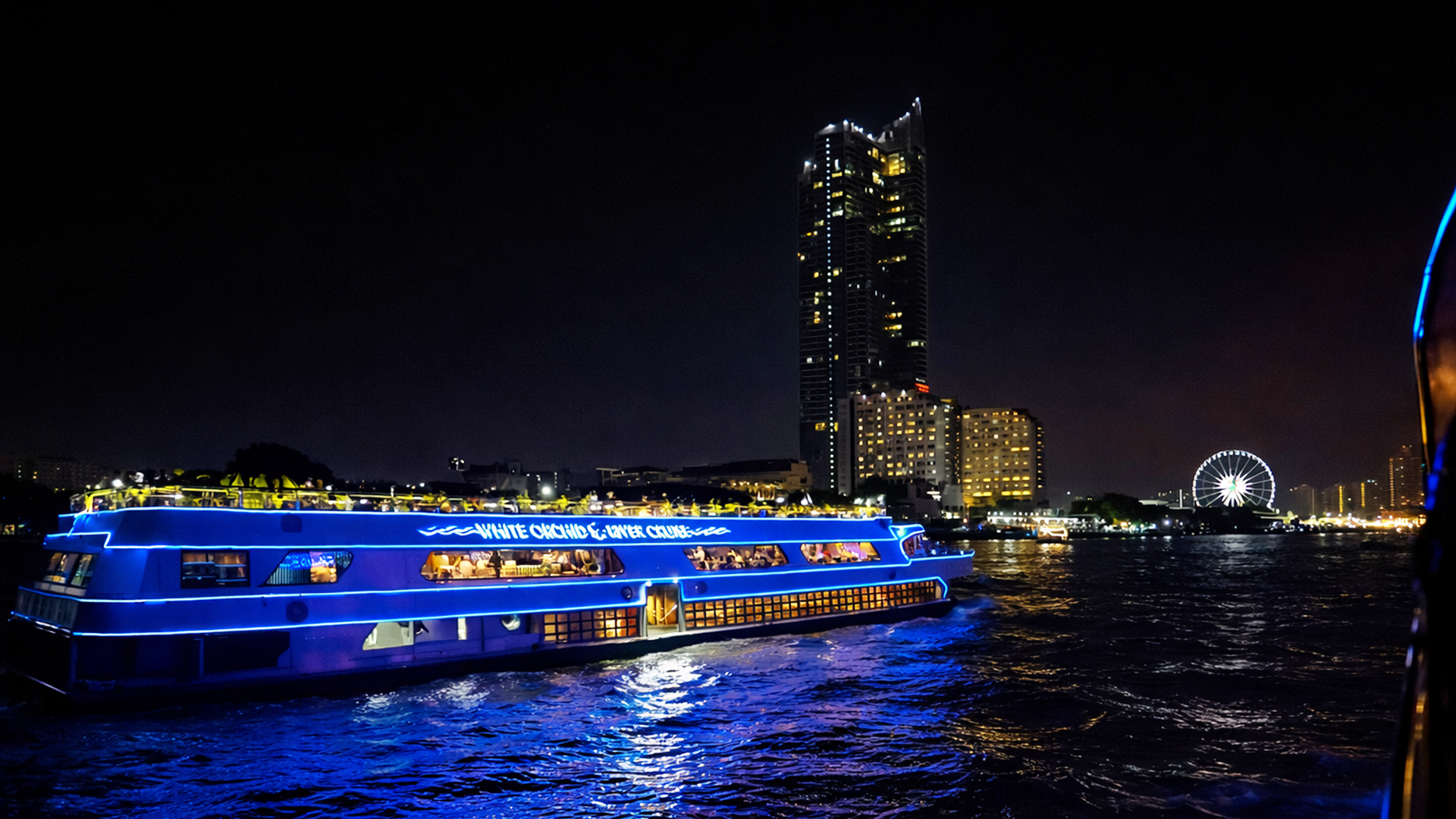 Bangkok night dinner cruise along Chao Phraya River (4K)