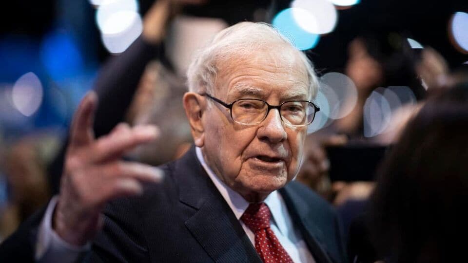 Warren Buffett sheds light on mistakes investors make while trying to ...