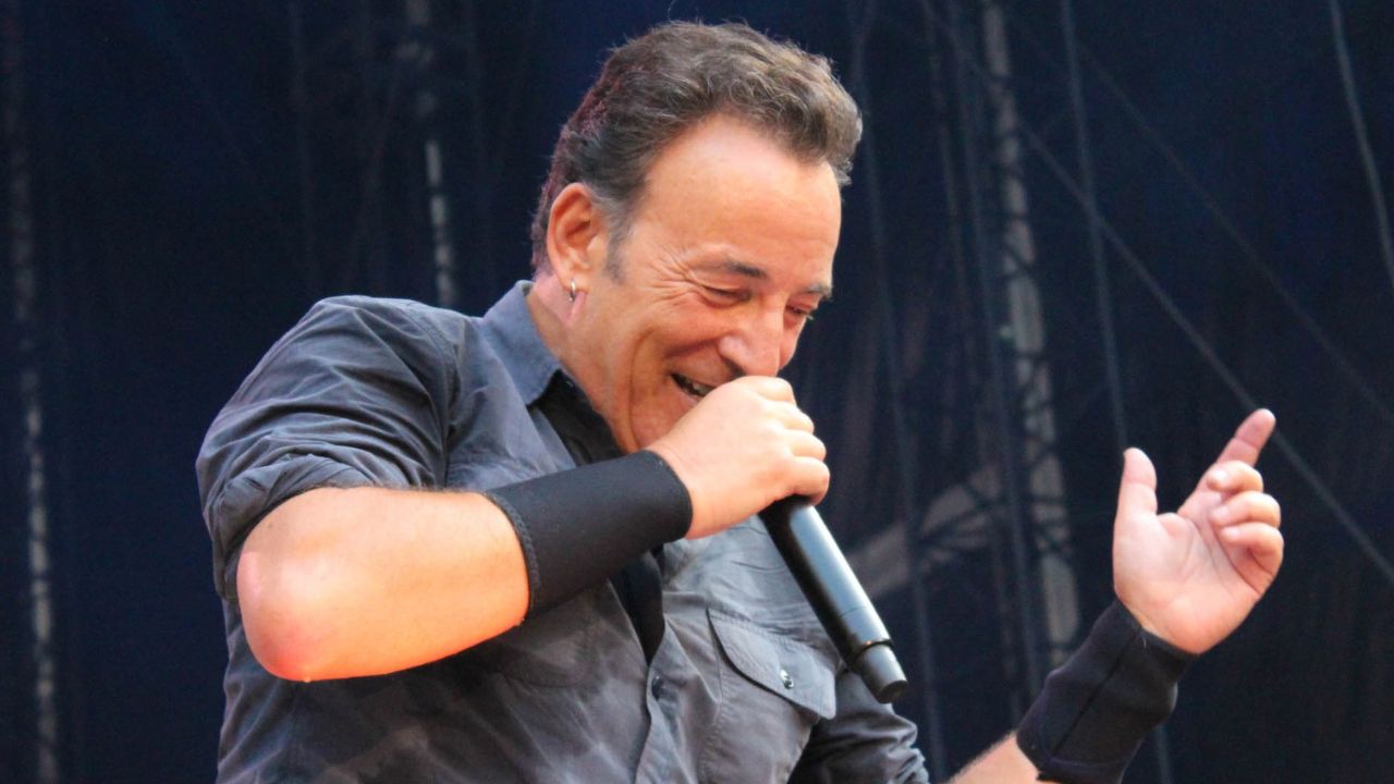 White House slams Bruce Springsteen’s anti-ICE song as "random"