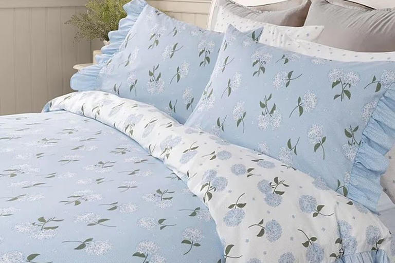 Asda's £10 'pretty' spring bedding is reversible