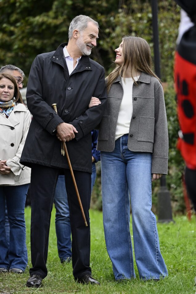 Re Felipe compie 58 anni. E il regalo più bello lo riceve dalla figlia ...