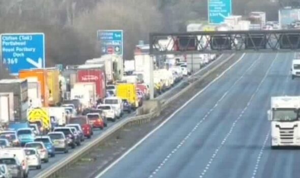 M5 traffic: Motorway closed as incident sparks 2 hour delays near ...