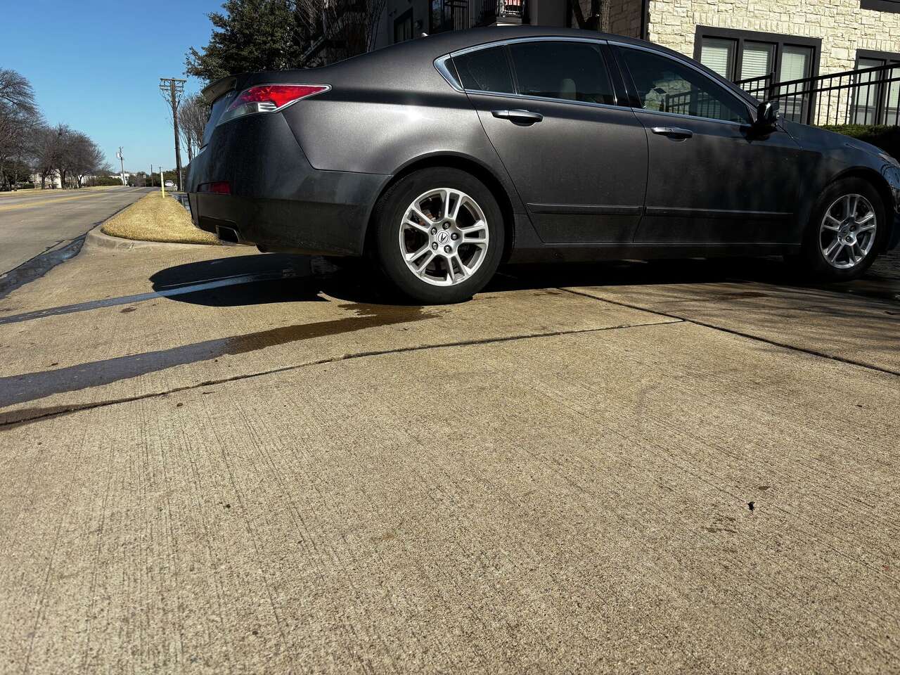 Is it illegal to block a sidewalk in Texas? What the law says about parking
