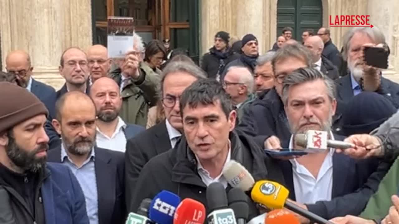 Opposizioni contestano Casapound alla Camera, annullata conferenza su ...