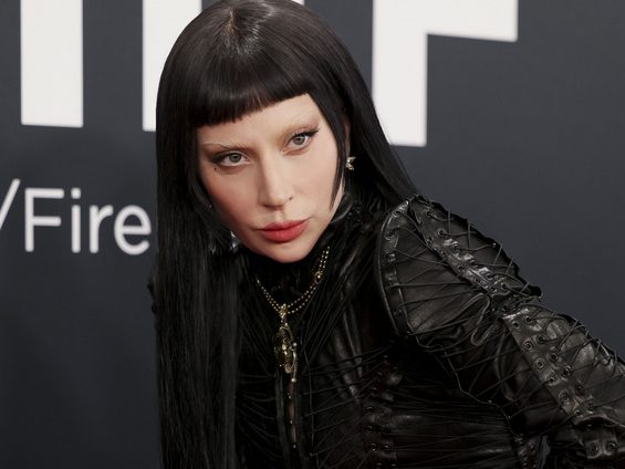 Η Lady Gaga υψώνει τη φωνή κατά της ICE (video)