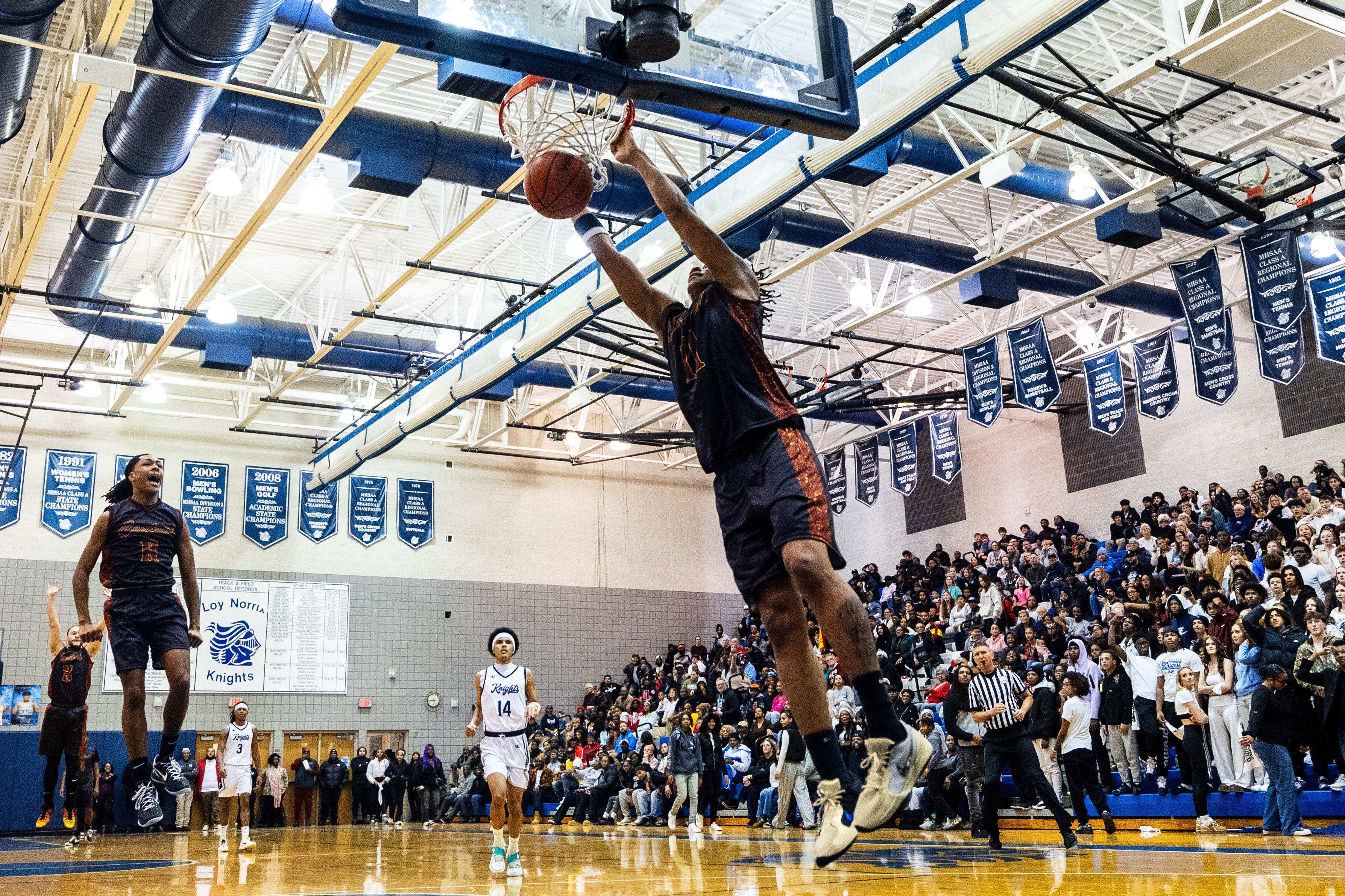 Front-runners, favorites take over Kalamazoo-area boys basketball power ...