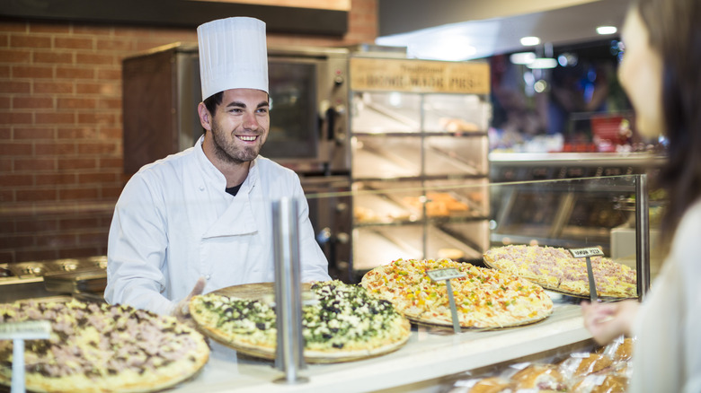 10 signs of a shady pizza shop, according to pizzeria experts
