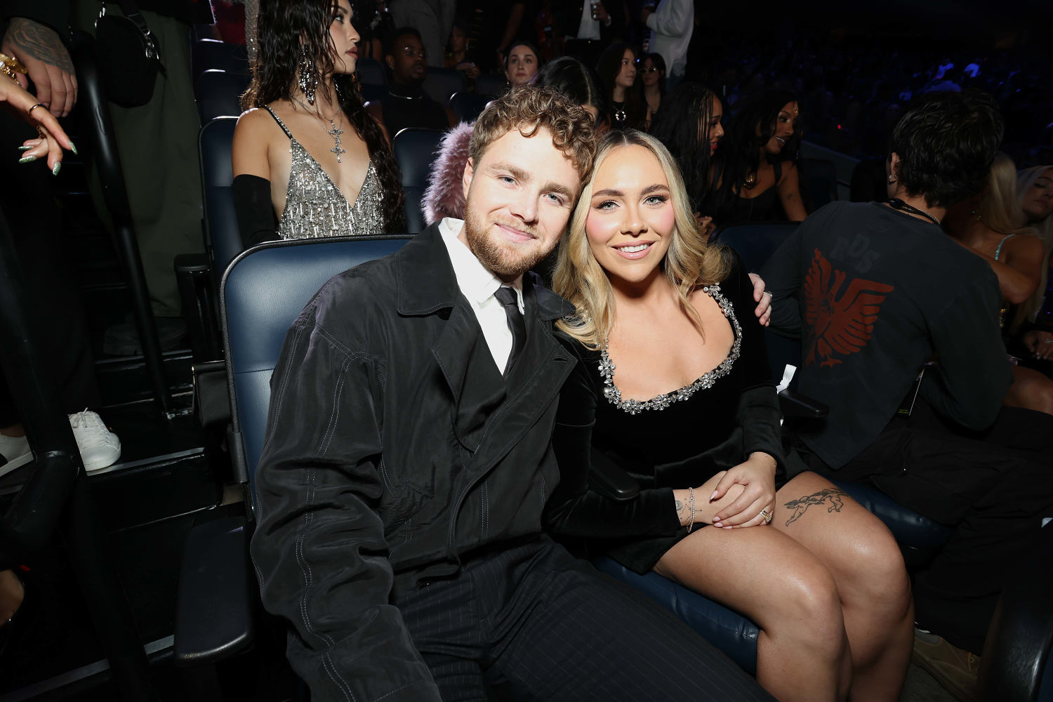 Who is Alex Warren's wife? All about Kouvr Annon, the woman who ...