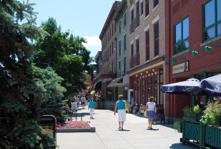 5 reasons to love upstate New York and 4 reasons to hate it