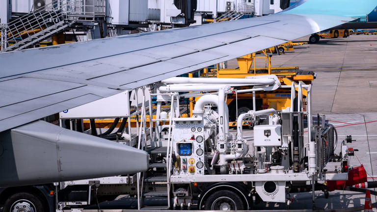 US method could make 36 times more bio-based jet fuel with microbial ...