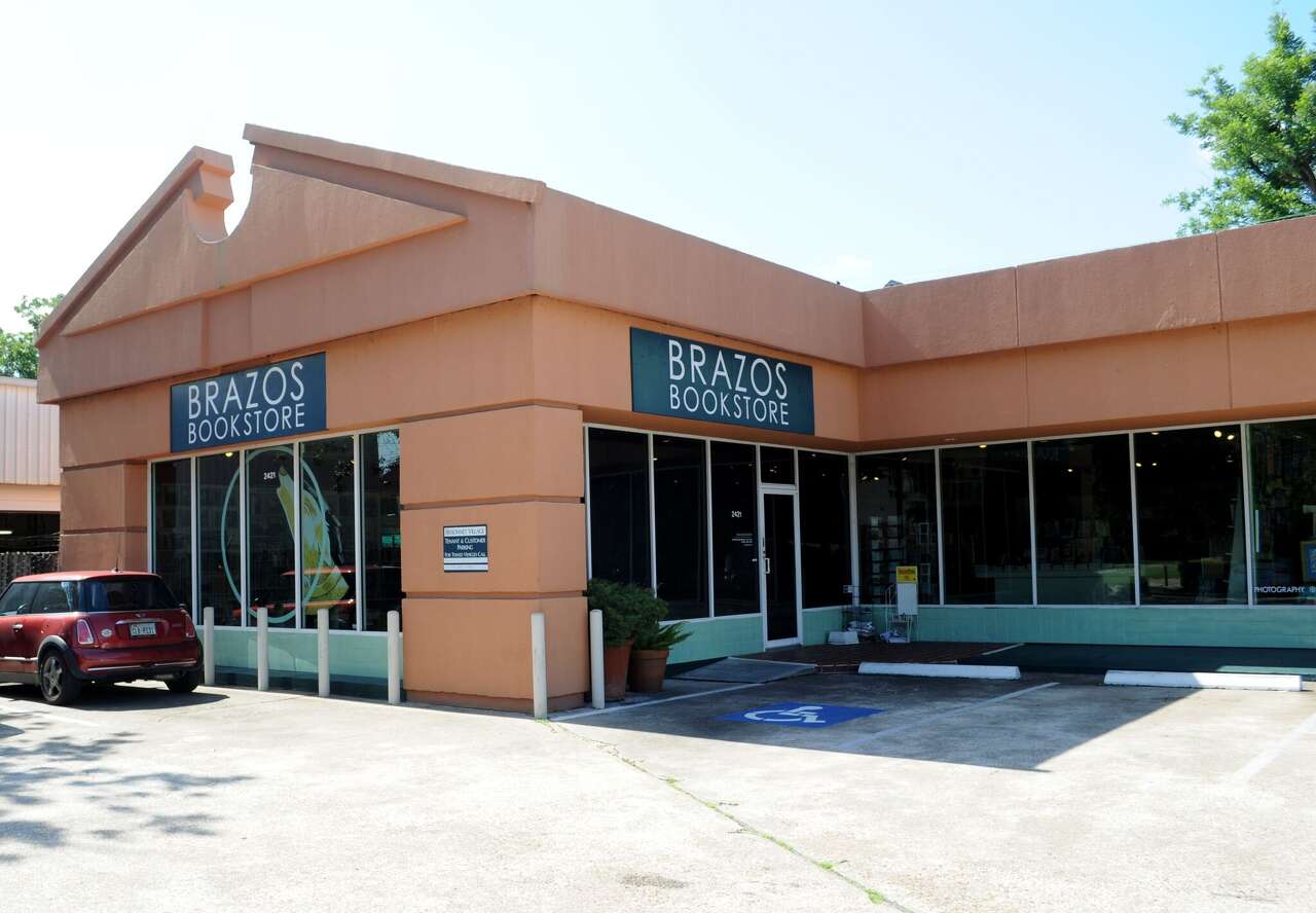 Houston's Brazos Bookstore transforms into Vegas-style wedding chapel ...