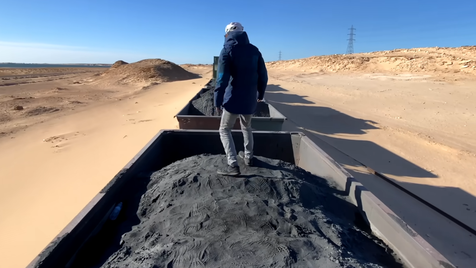 This train crosses the Sahara - most people wouldn’t survive the ride