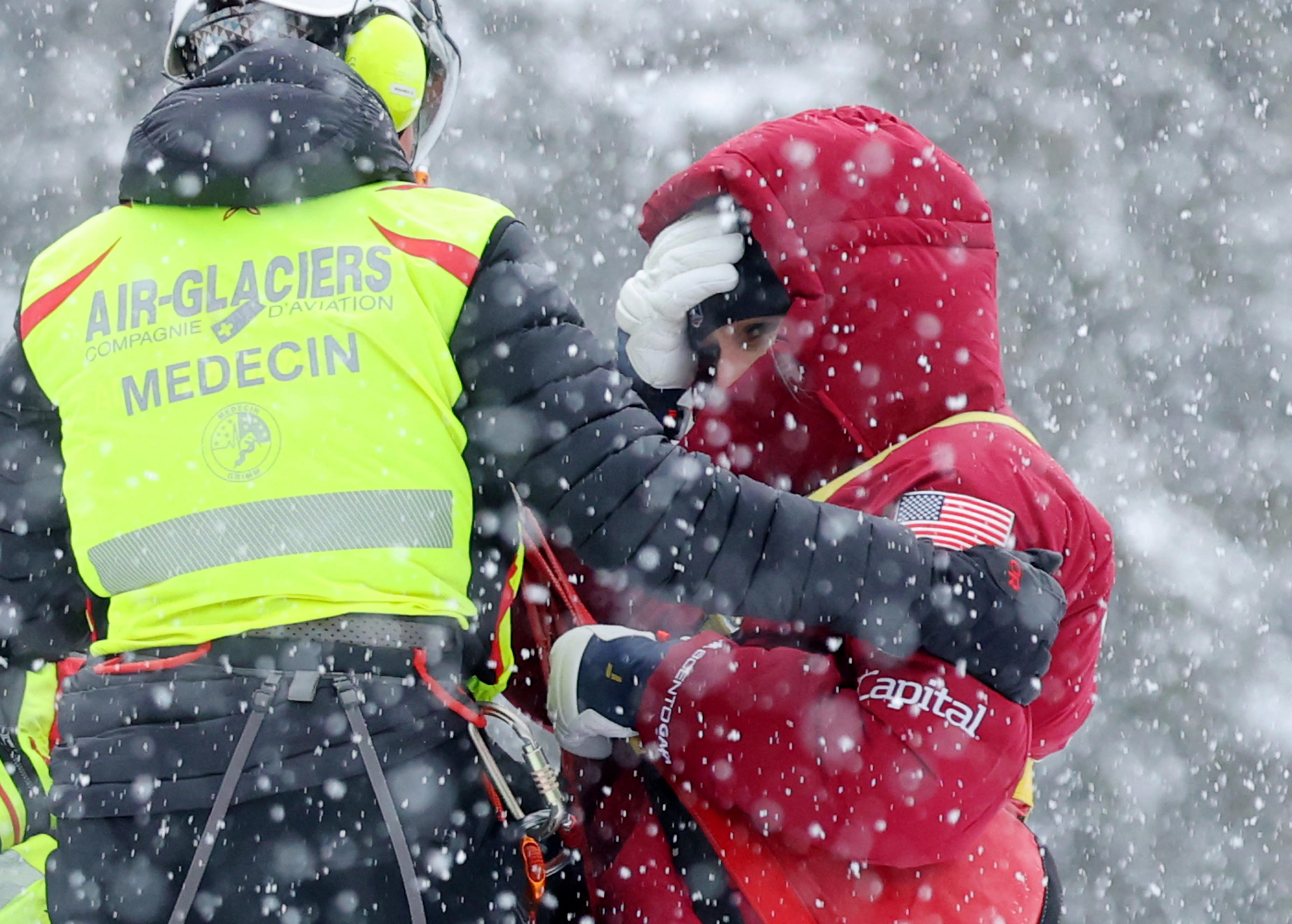 Lindsey Vonn misses super-G day after crash, says she's 'doing my best'