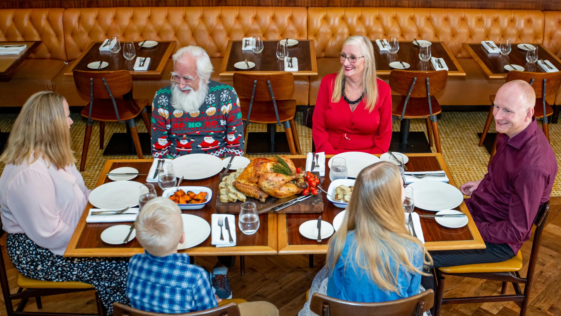 20 tips for dining out with young kids