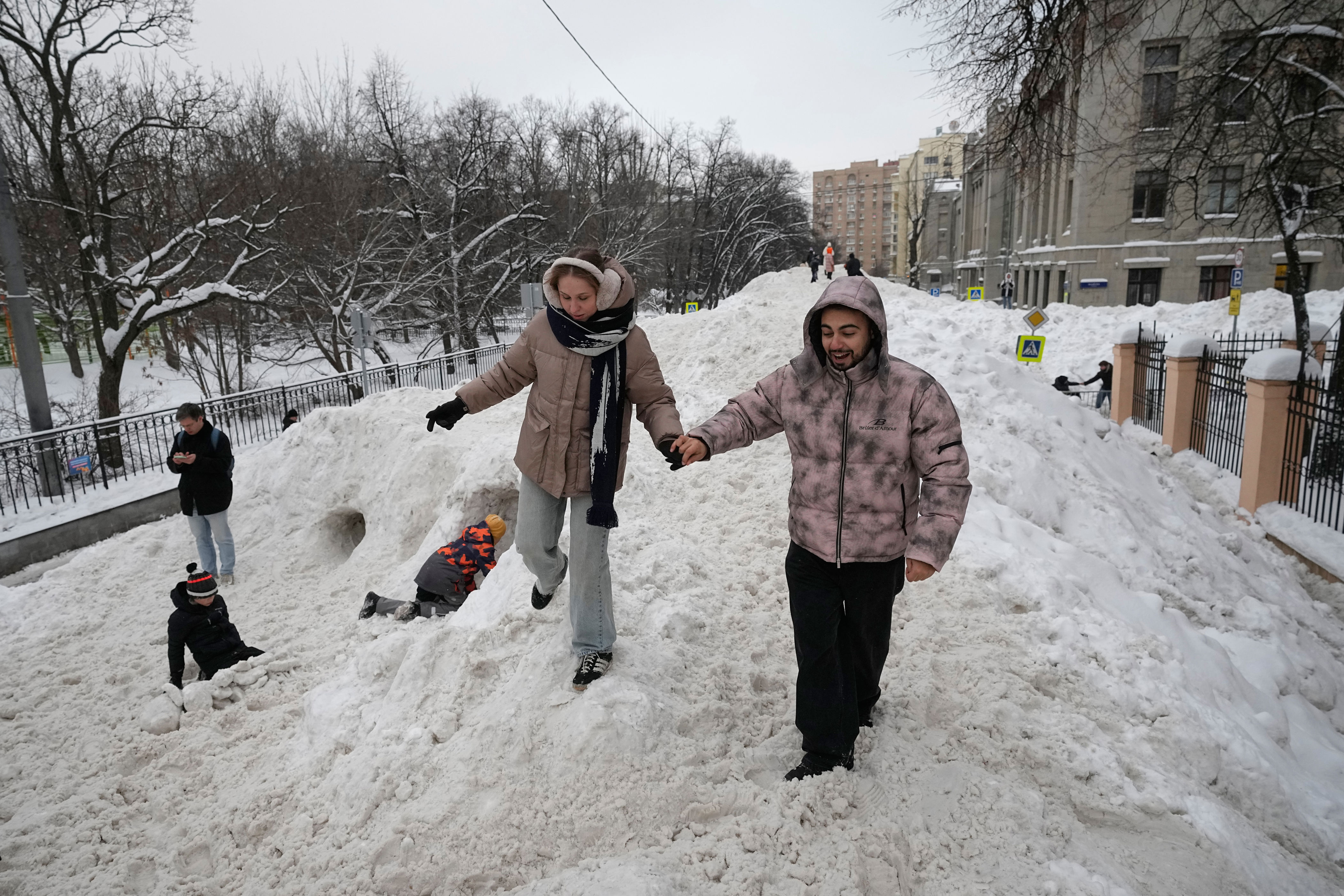 As DC faces snow woes, here’s how cities around the world plow ahead