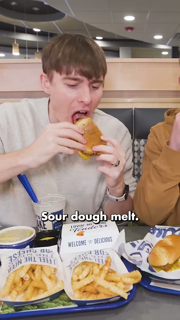 Two Brits try Culver's patty melt!