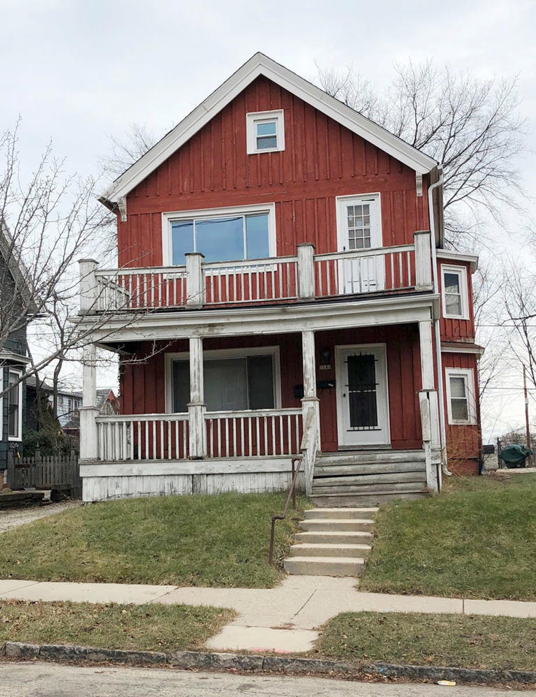 You won't believe what this 1870s barn house looks like now