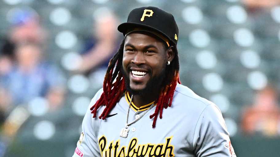 Pirates' Oneil Cruz training with former Gold Glove Award winner