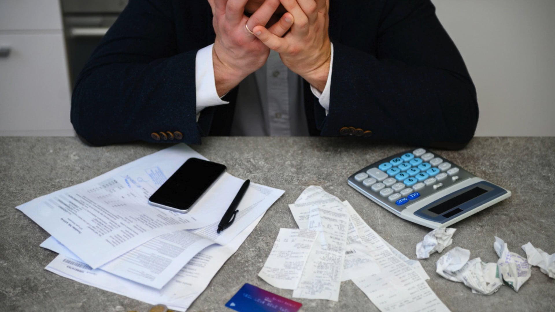 Why 70% of Americans think they're good with money but spending tells ...