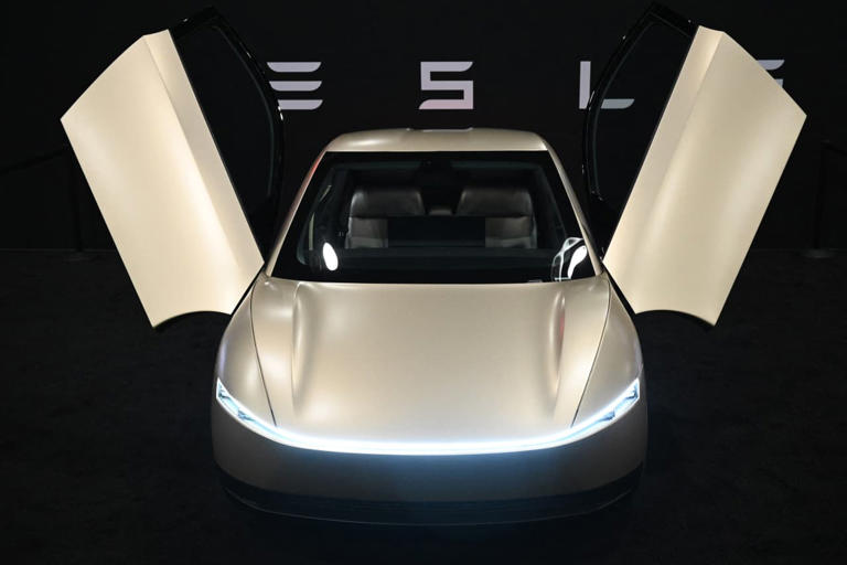 Tesla stock rebounds from earnings dip. SpaceX is helping.
