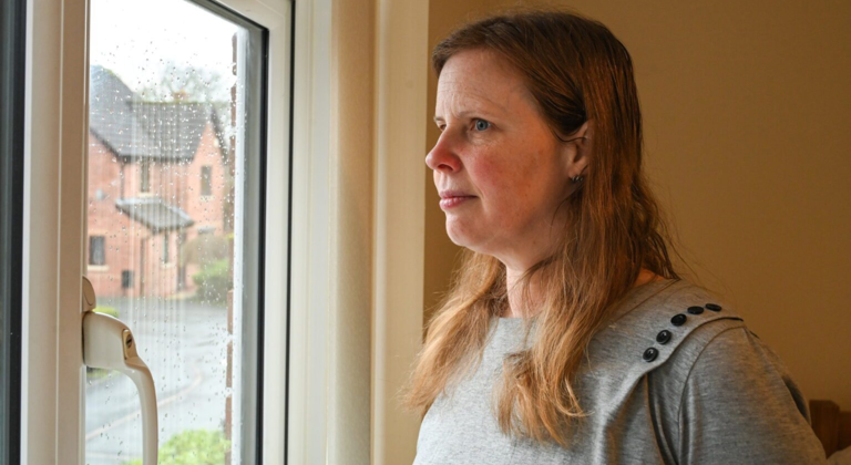 UK mother of two blows life savings and left homeless after giving £ ...