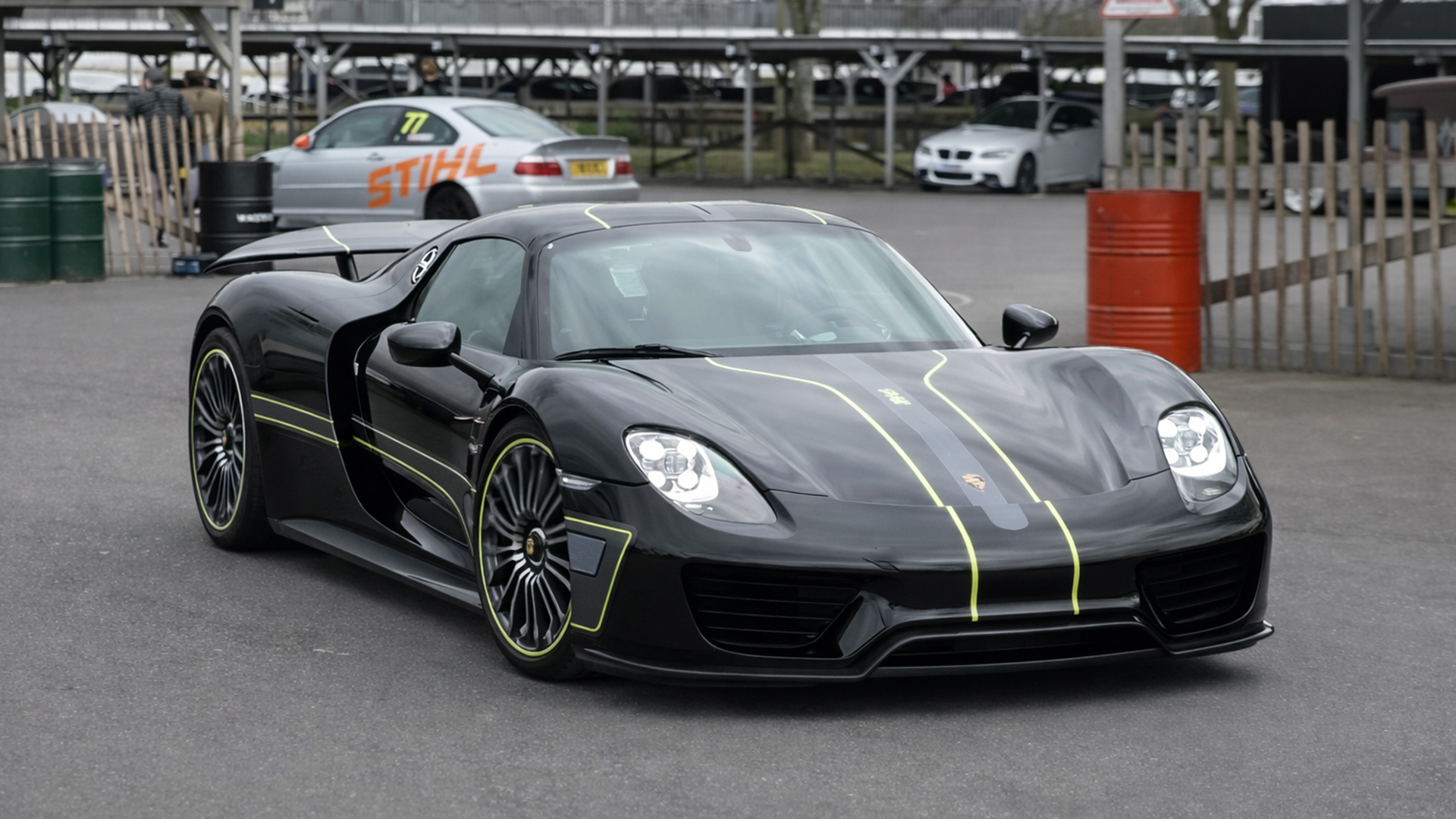 $1.6 million Porsche 918 Spyder seen in London