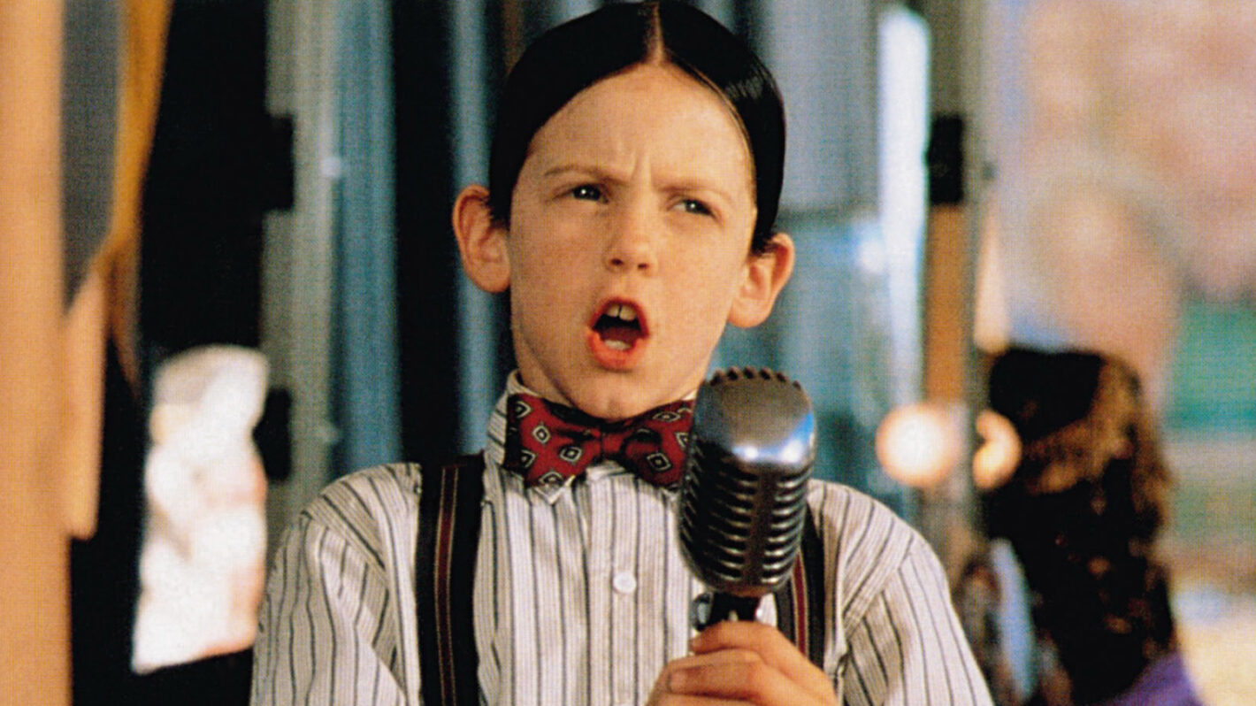 Little Rascals: Bug Hall living off-grid after vow of poverty