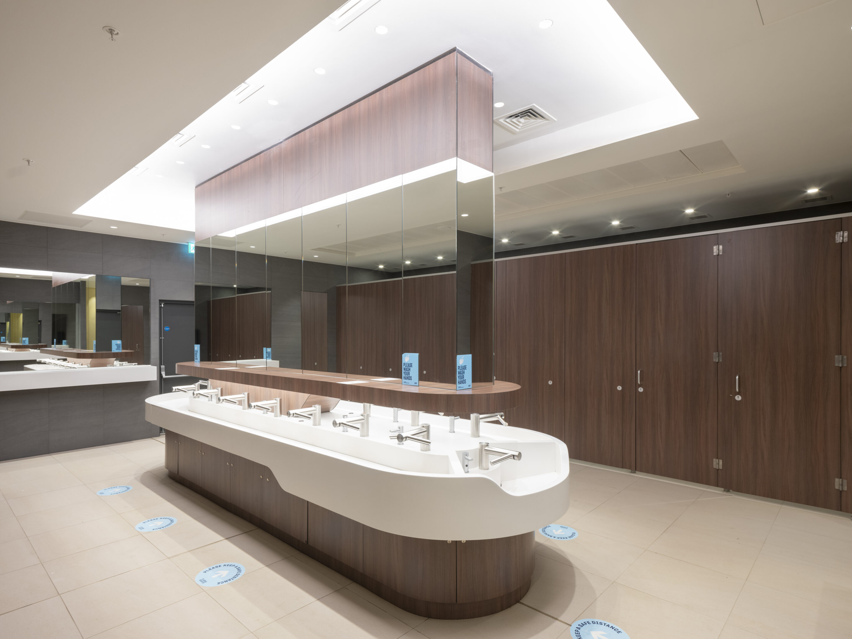 Scottish shopping centre toilet earns title of best public loo of the ...