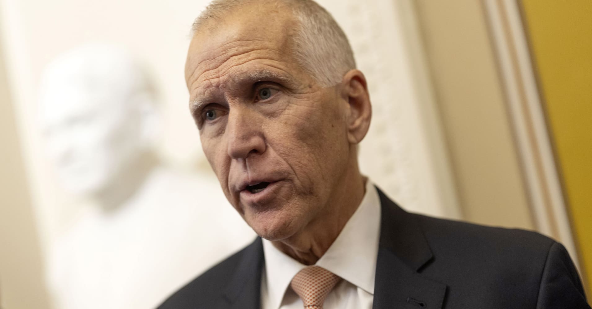 Sen. Tillis will oppose Trump Fed chair pick Warsh until Powell probe ...
