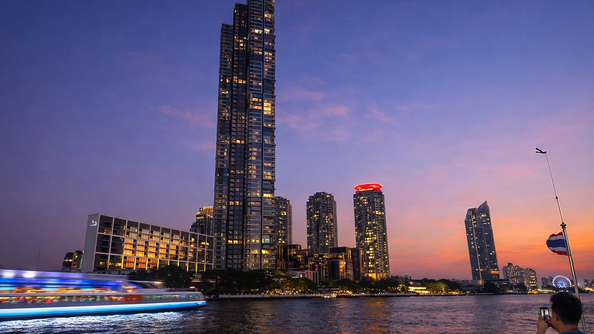 Bangkok sunset dinner cruise with live entertainment (4K)